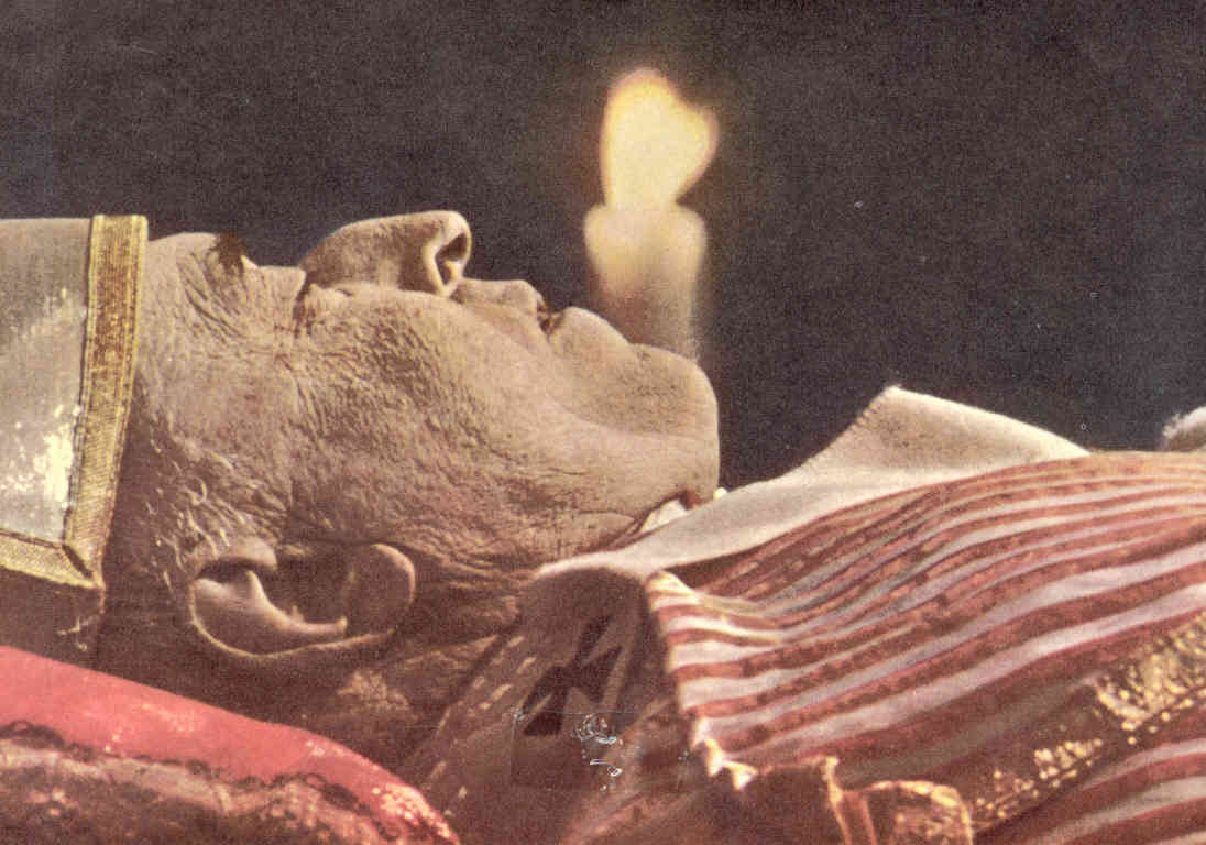 LA MORTE DEL PAPA - Riti, cerimonie e tradizioni dal medioevo all'età ...